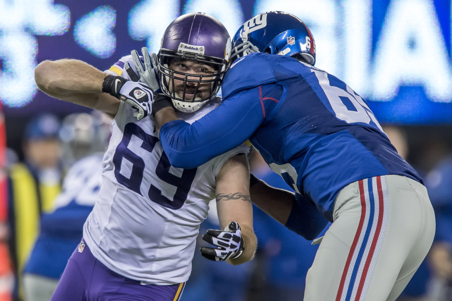 Once Sacking Quarterbacks, Jared Allen Is Now Stalking Big Game And ...